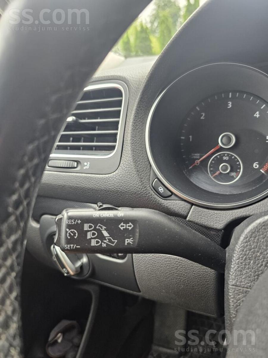 Balts Volkswagen Golf 2011 Ogre, ar dzinēja tilpumu 1.60 L un nobraukumu 350 tūkst. km par 1600 €, foto 13 vietnē AUTOMOTO.COM.LV