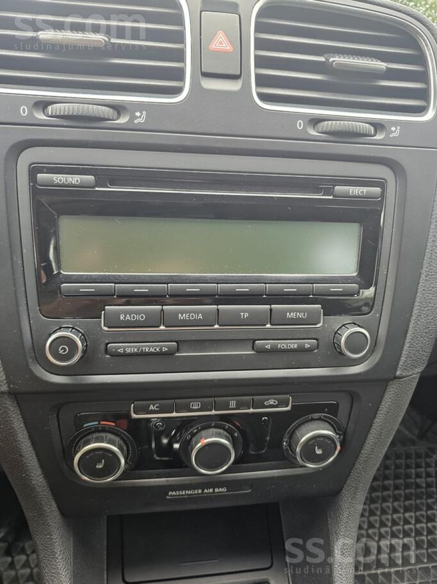 Balts Volkswagen Golf 2011 Ogre, ar dzinēja tilpumu 1.60 L un nobraukumu 350 tūkst. km par 1600 €, foto 14 vietnē AUTOMOTO.COM.LV
