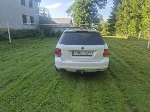 White Volkswagen Golf 2011 in Vilnius, with an engine capacity of 1.97 L and mileage of 260 thousand km for 3699 €, photo 9 on AUTOMOTO.COM.LV