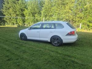 White Volkswagen Golf 2011 in Vilnius, with an engine capacity of 1.97 L and mileage of 260 thousand km for 3699 €, photo 11 on AUTOMOTO.COM.LV