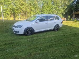 White Volkswagen Golf 2011 in Vilnius, with an engine capacity of 1.97 L and mileage of 260 thousand km for 3699 €, photo 12 on AUTOMOTO.COM.LV