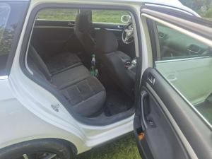 White Volkswagen Golf 2011 in Vilnius, with an engine capacity of 1.97 L and mileage of 260 thousand km for 3699 €, photo 19 on AUTOMOTO.COM.LV