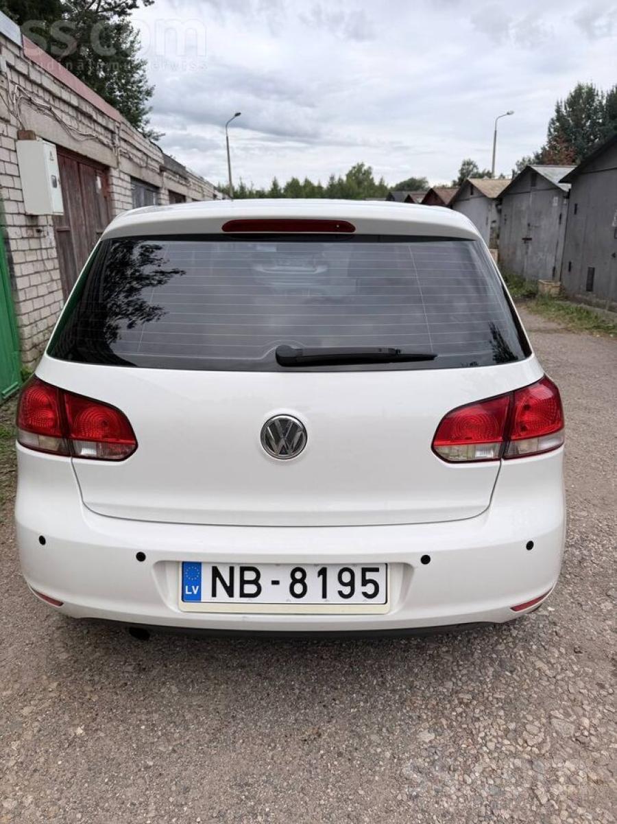 Balts Volkswagen Golf 2011 Rīga, ar dzinēja tilpumu 1.60 L un nobraukumu 341 tūkst. km par 3500 €, foto 7 vietnē AUTOMOTO.COM.LV