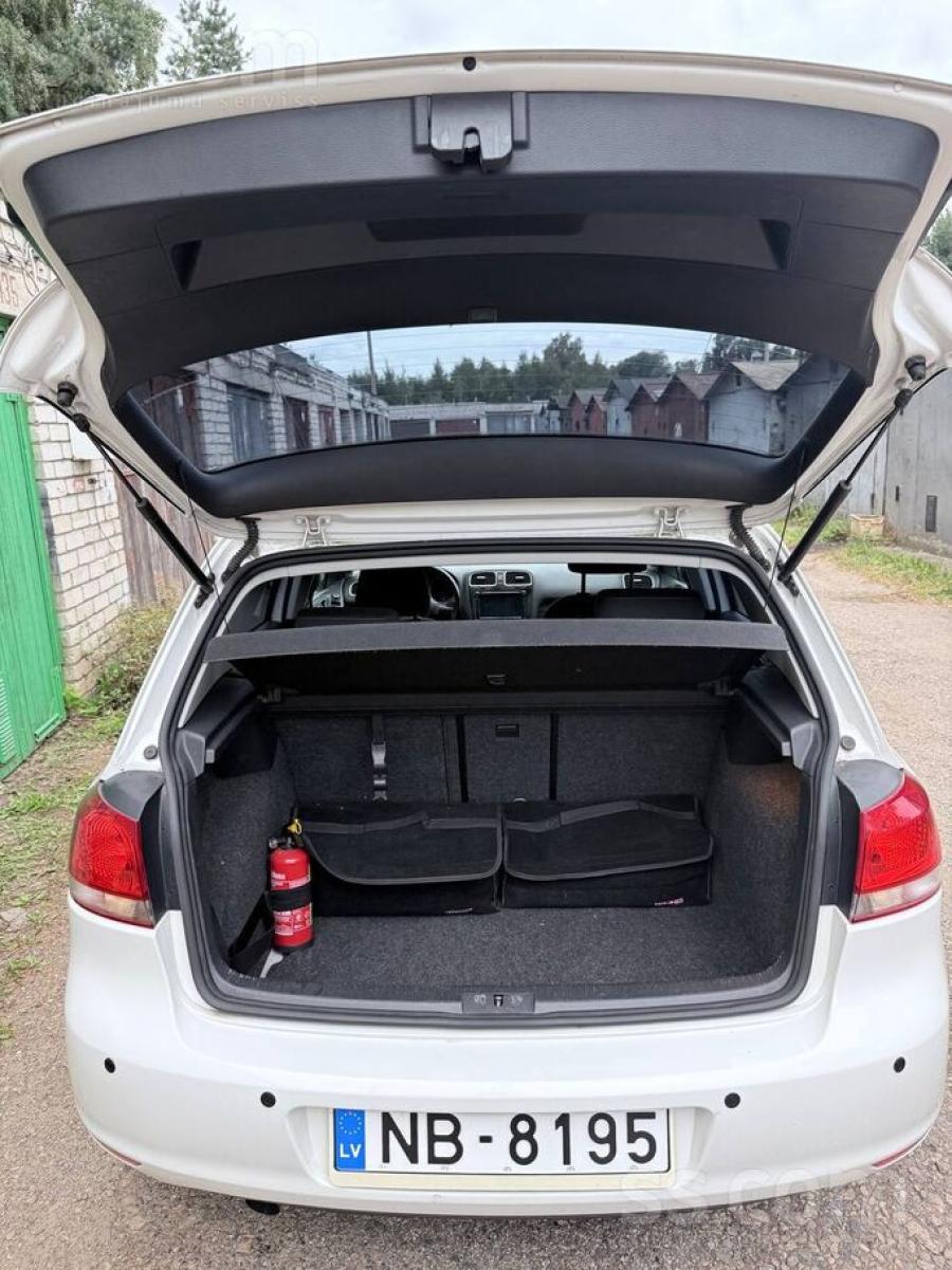 Balts Volkswagen Golf 2011 Rīga, ar dzinēja tilpumu 1.60 L un nobraukumu 341 tūkst. km par 3500 €, foto 9 vietnē AUTOMOTO.COM.LV