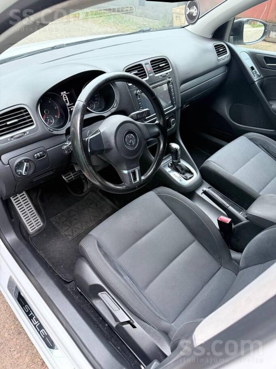 Balts Volkswagen Golf 2011 Rīga, ar dzinēja tilpumu 1.60 L un nobraukumu 341 tūkst. km par 3500 €, foto 12 vietnē AUTOMOTO.COM.LV