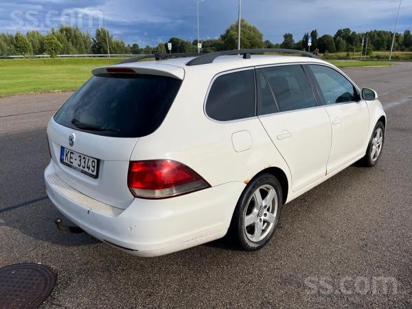 Balts Volkswagen Golf 2011 Rīga, ar dzinēja tilpumu 1.60 L un nobraukumu 419 tūkst. km par 3150 €, foto 3 vietnē AUTOMOTO.COM.LV