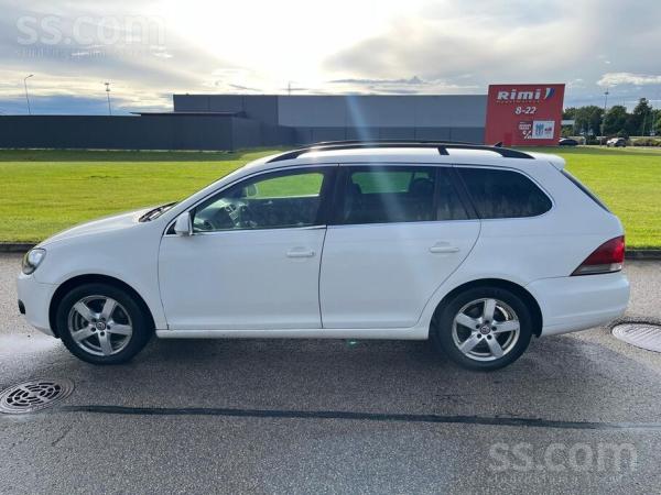 Balts Volkswagen Golf 2011 Rīga, ar dzinēja tilpumu 1.60 L un nobraukumu 419 tūkst. km par 3150 €, foto 5 vietnē AUTOMOTO.COM.LV