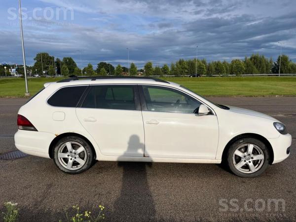 Balts Volkswagen Golf 2011 Rīga, ar dzinēja tilpumu 1.60 L un nobraukumu 419 tūkst. km par 3150 €, foto 6 vietnē AUTOMOTO.COM.LV