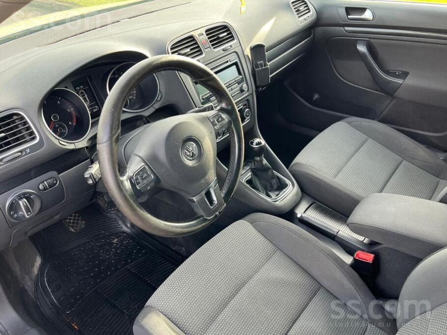 Balts Volkswagen Golf 2011 Rīga, ar dzinēja tilpumu 1.60 L un nobraukumu 419 tūkst. km par 3150 €, foto 14 vietnē AUTOMOTO.COM.LV