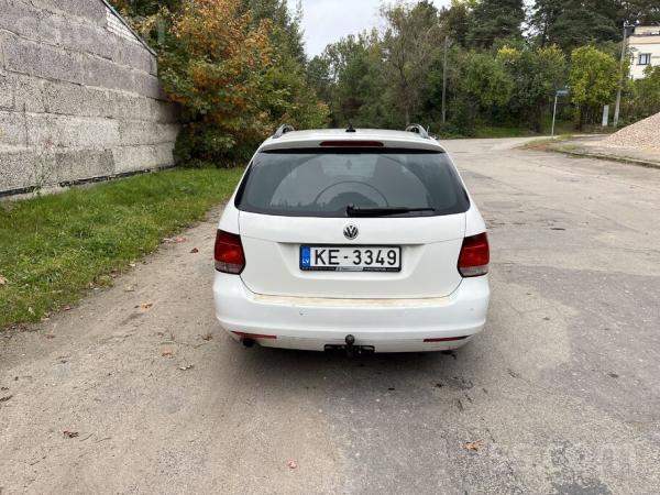White Volkswagen Golf 2011 in Riga, with an engine capacity of 1.60 L and mileage of 419 thousand km for 2650 €, photo 7 on AUTOMOTO.COM.LV