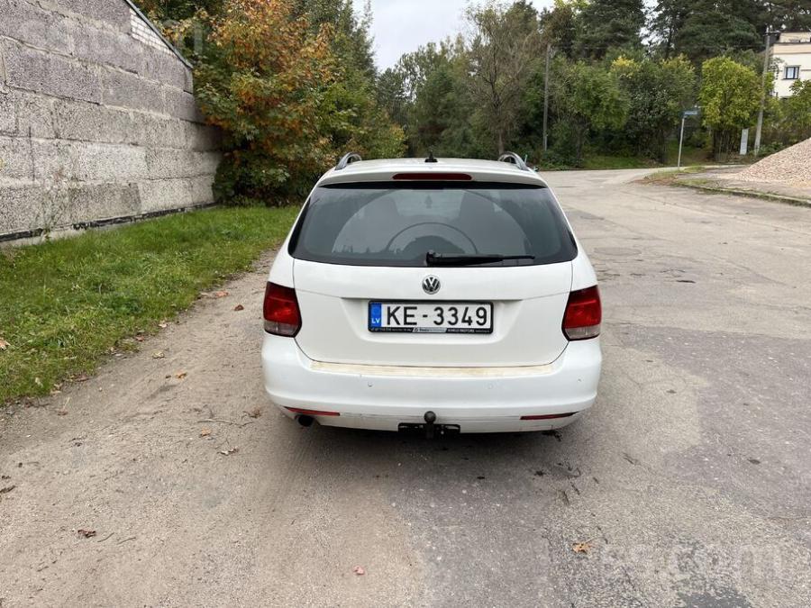 Balts Volkswagen Golf 2011 Rīga, ar dzinēja tilpumu 1.60 L un nobraukumu 419 tūkst. km par 2650 €, foto 7 vietnē AUTOMOTO.COM.LV
