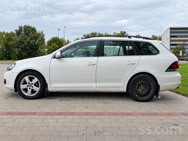 White Volkswagen Golf 2011 in Riga, with an engine capacity of 1.50 L and mileage of 353 thousand km for 3600 €, photo 4 on AUTOMOTO.COM.LV