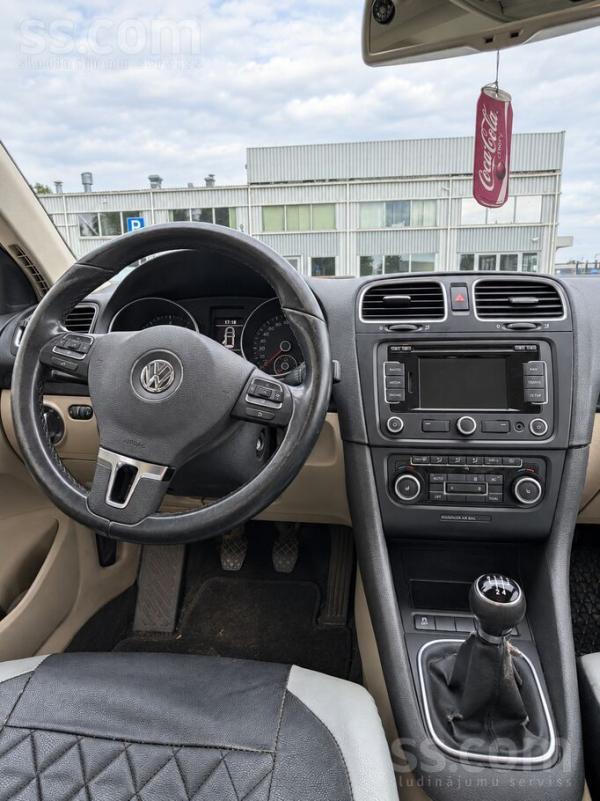 White Volkswagen Golf 2011 in Riga, with an engine capacity of 1.50 L and mileage of 353 thousand km for 3600 €, photo 11 on AUTOMOTO.COM.LV