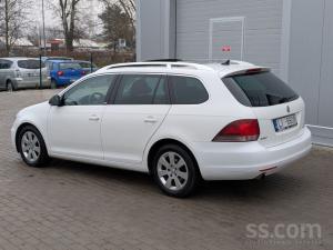 White Volkswagen Golf 2012 in Riga, with an engine capacity of 1.60 L and mileage of 358 thousand km for 4200 €, photo 3 on AUTOMOTO.COM.LV
