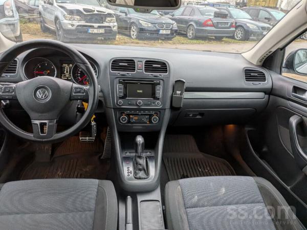 Balts Volkswagen Golf 2012 Rīga, ar dzinēja tilpumu 1.60 L un nobraukumu 358 tūkst. km par 4200 €, foto 5 vietnē AUTOMOTO.COM.LV