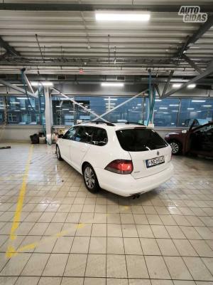 White Volkswagen Golf 2012 in Vilnius, with an engine capacity of 2.00 L and mileage of 288 thousand km for 5400 €, photo 5 on AUTOMOTO.COM.LV