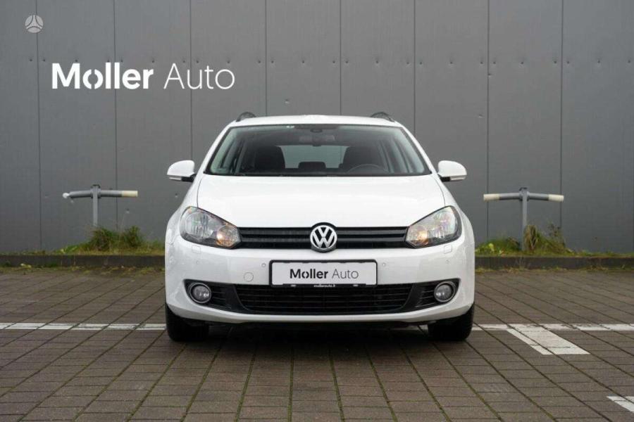 White Volkswagen Golf 2012 in Vilnius, with an engine capacity of 1.60 L and mileage of 246 thousand km for 3950 €, photo 2 on AUTOMOTO.COM.LV