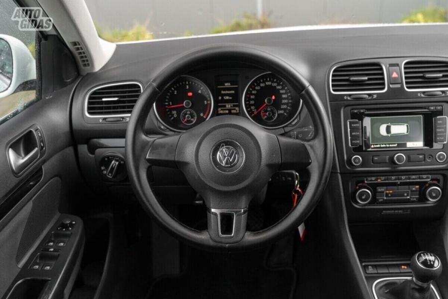 Balts Volkswagen Golf 2012 Viļņa, ar dzinēja tilpumu 1.60 L un nobraukumu 246 tūkst. km par 3950 €, foto 14 vietnē AUTOMOTO.COM.LV