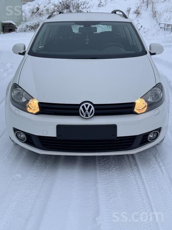 White Volkswagen Golf 2012 in Rezekne, with an engine capacity of 1.60 L and mileage of 269 thousand km for 3900 €, photo 2 on AUTOMOTO.COM.LV