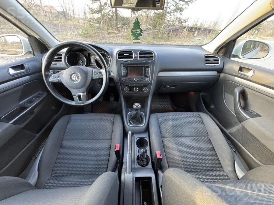 Balts Volkswagen Golf 2012 Rēzekne, ar dzinēja tilpumu 1.60 L un nobraukumu 269 tūkst. km par 3900 €, foto 9 vietnē AUTOMOTO.COM.LV