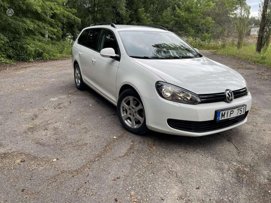 Balts Volkswagen Golf 2012 Panevēža, ar dzinēja tilpumu 1.39 L un nobraukumu 122 tūkst. km par 5200 €, foto 3 vietnē AUTOMOTO.COM.LV