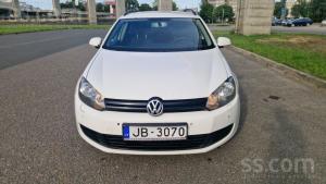 Balts Volkswagen Golf 2012 Rīga, ar dzinēja tilpumu 1.40 L un nobraukumu 256 tūkst. km par 1600 €, foto 3 vietnē AUTOMOTO.COM.LV