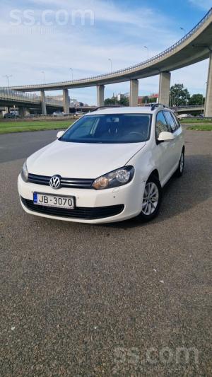Balts Volkswagen Golf 2012 Rīga, ar dzinēja tilpumu 1.40 L un nobraukumu 256 tūkst. km par 1600 €, foto 4 vietnē AUTOMOTO.COM.LV