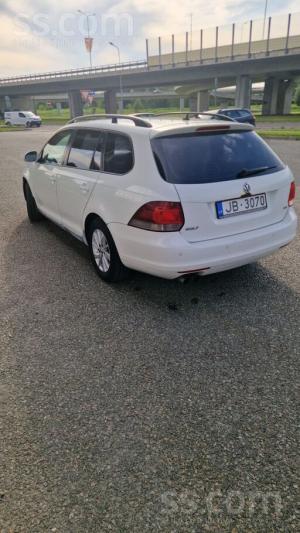 Balts Volkswagen Golf 2012 Rīga, ar dzinēja tilpumu 1.40 L un nobraukumu 256 tūkst. km par 1600 €, foto 5 vietnē AUTOMOTO.COM.LV