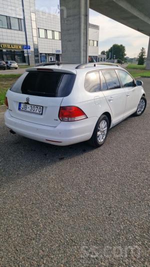 Balts Volkswagen Golf 2012 Rīga, ar dzinēja tilpumu 1.40 L un nobraukumu 256 tūkst. km par 1600 €, foto 7 vietnē AUTOMOTO.COM.LV
