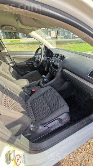 Balts Volkswagen Golf 2012 Rīga, ar dzinēja tilpumu 1.40 L un nobraukumu 256 tūkst. km par 1600 €, foto 9 vietnē AUTOMOTO.COM.LV