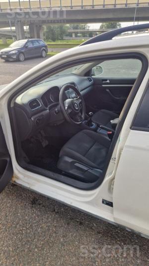 Balts Volkswagen Golf 2012 Rīga, ar dzinēja tilpumu 1.40 L un nobraukumu 256 tūkst. km par 1600 €, foto 10 vietnē AUTOMOTO.COM.LV