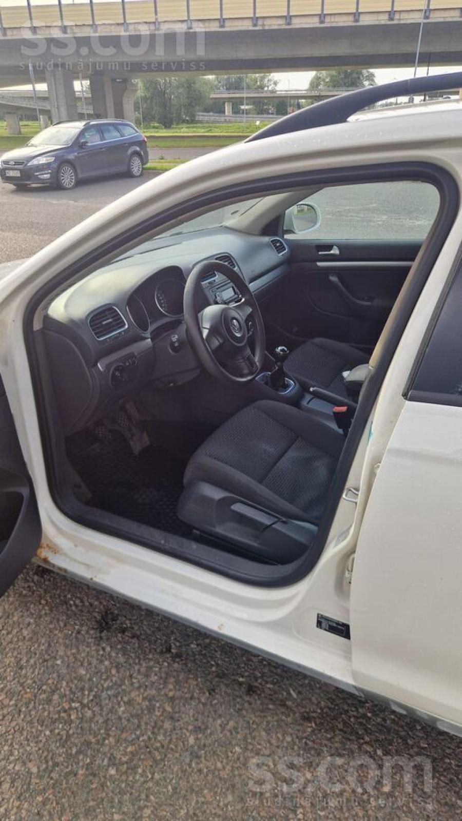 Balts Volkswagen Golf 2012 Rīga, ar dzinēja tilpumu 1.40 L un nobraukumu 256 tūkst. km par 1600 €, foto 10 vietnē AUTOMOTO.COM.LV