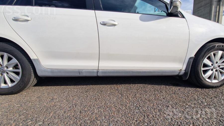 Balts Volkswagen Golf 2012 Rīga, ar dzinēja tilpumu 1.40 L un nobraukumu 256 tūkst. km par 1600 €, foto 17 vietnē AUTOMOTO.COM.LV