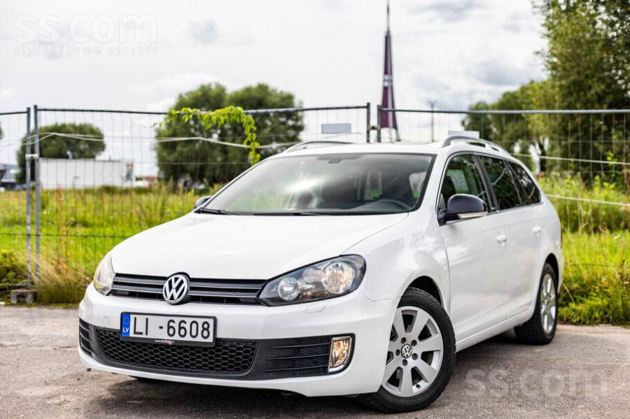 White Volkswagen Golf 2012 in Riga, with an engine capacity of 1.60 L and mileage of 368 thousand km for 4990 €, photo 1 on AUTOMOTO.COM.LV