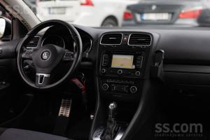 White Volkswagen Golf 2012 in Riga, with an engine capacity of 1.60 L and mileage of 368 thousand km for 4990 €, photo 26 on AUTOMOTO.COM.LV