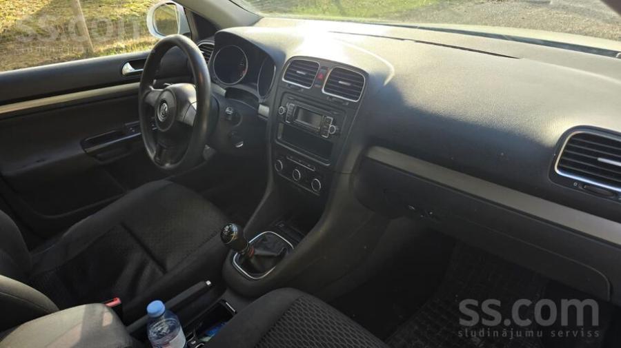 Balts Volkswagen Golf 2012 Rīga, ar dzinēja tilpumu 1.60 L un nobraukumu 436 tūkst. km par 1100 €, foto 11 vietnē AUTOMOTO.COM.LV