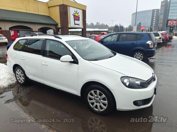 Balts Volkswagen Golf 2013 Tallina, ar dzinēja tilpumu 1.60 L un nobraukumu 340 tūkst. km par 3700 €, foto 4 vietnē AUTOMOTO.COM.LV