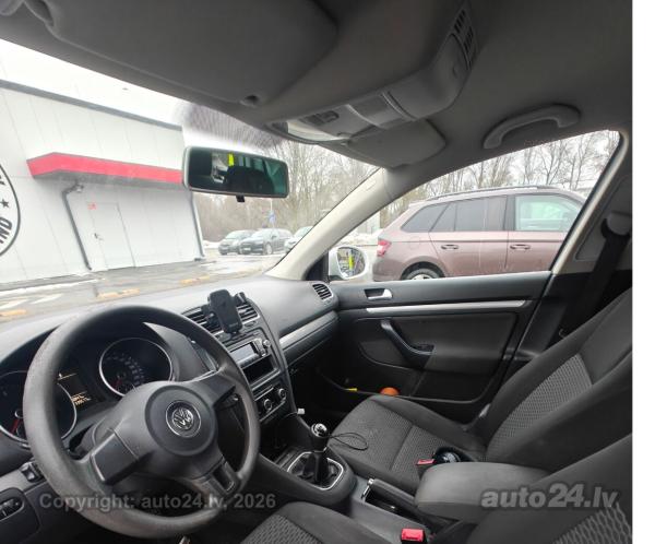 Balts Volkswagen Golf 2013 Tallina, ar dzinēja tilpumu 1.60 L un nobraukumu 340 tūkst. km par 3700 €, foto 6 vietnē AUTOMOTO.COM.LV