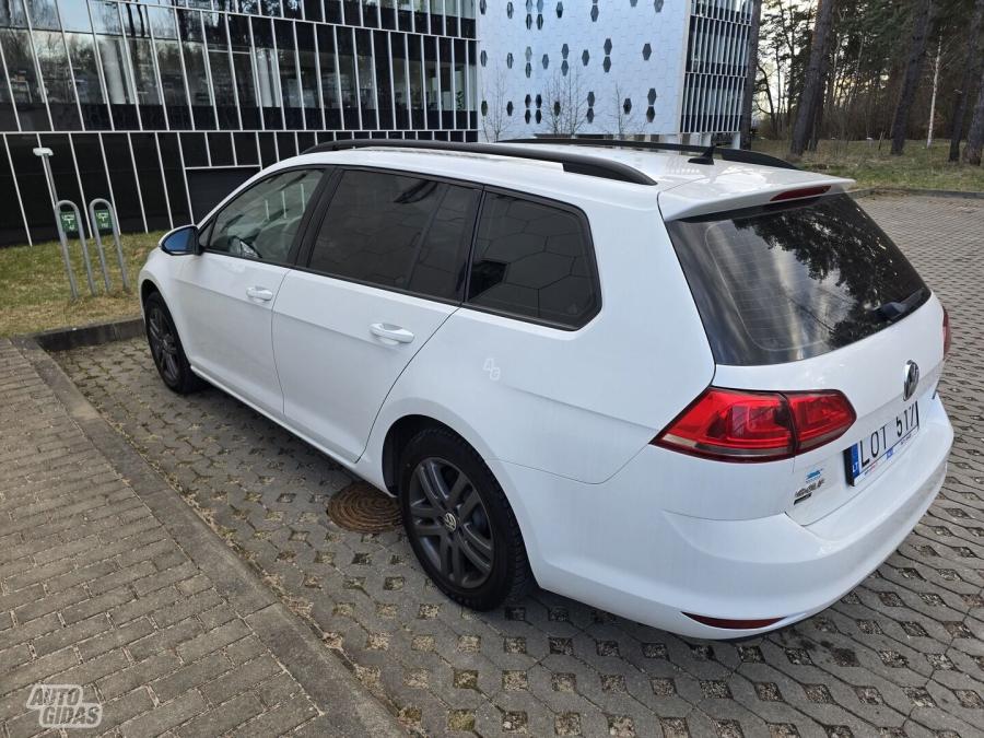 White Volkswagen Golf 2013 in Vilnius, with an engine capacity of 1.60 L and mileage of 249 thousand km for 4700 €, photo 3 on AUTOMOTO.COM.LV