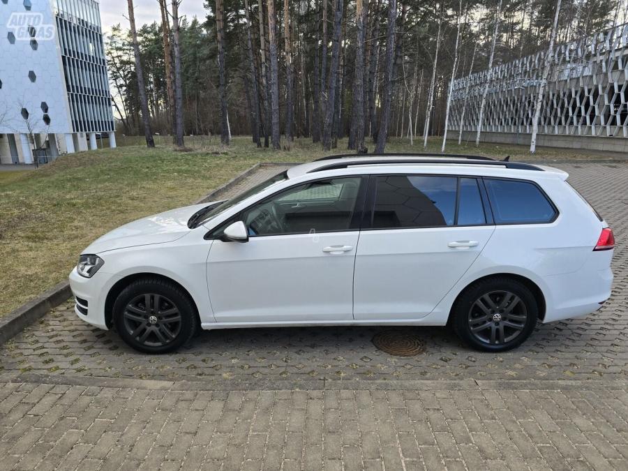 White Volkswagen Golf 2013 in Vilnius, with an engine capacity of 1.60 L and mileage of 249 thousand km for 4700 €, photo 5 on AUTOMOTO.COM.LV