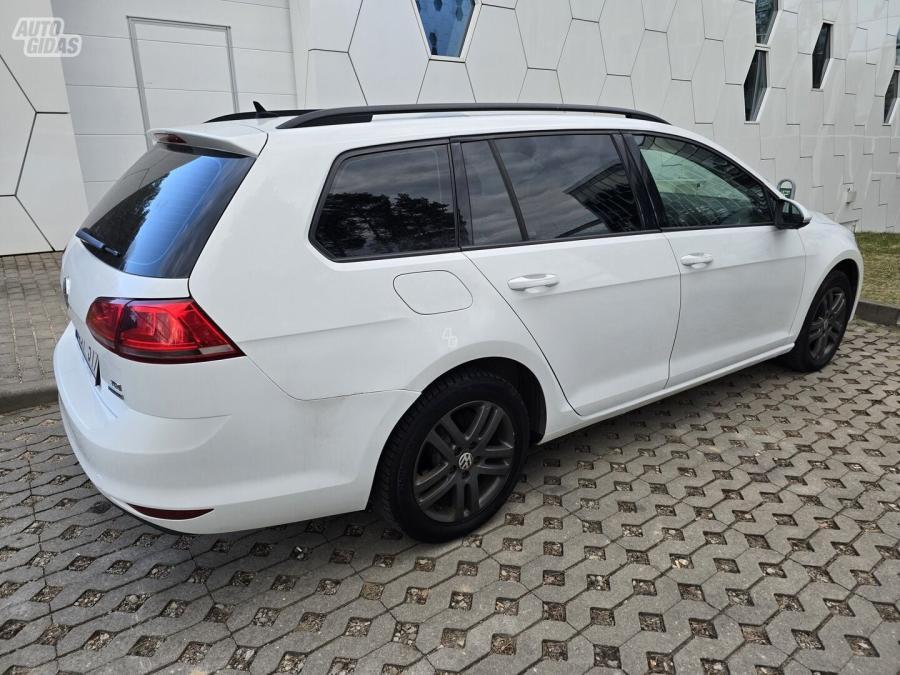 White Volkswagen Golf 2013 in Vilnius, with an engine capacity of 1.60 L and mileage of 249 thousand km for 4700 €, photo 6 on AUTOMOTO.COM.LV