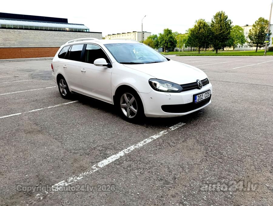 White Volkswagen Golf 2013 in Tallinn, with an engine capacity of 1.60 L and mileage of 349 thousand km for 3499 €, photo 3 on AUTOMOTO.COM.LV