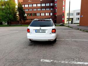 White Volkswagen Golf 2013 in Tallinn, with an engine capacity of 1.60 L and mileage of 349 thousand km for 3499 €, photo 7 on AUTOMOTO.COM.LV