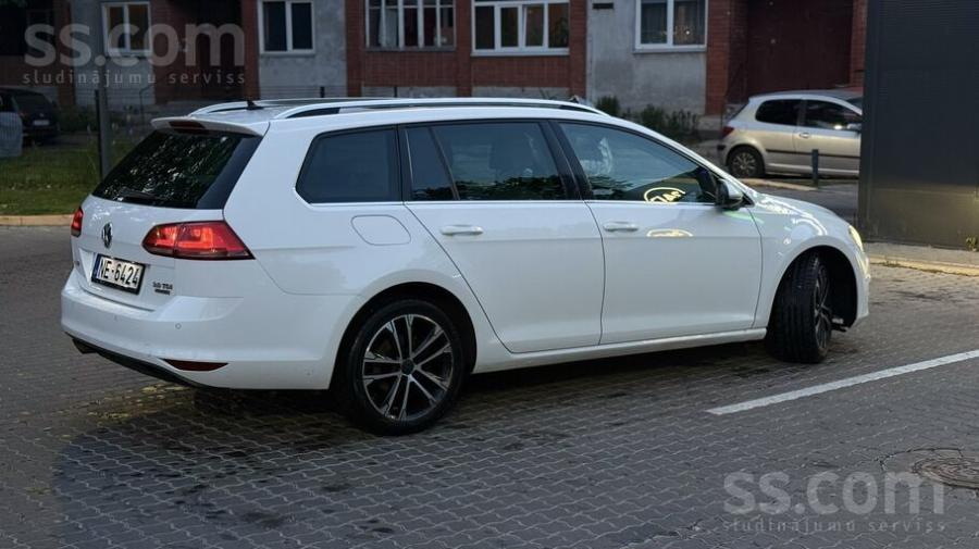 Balts Volkswagen Golf 2013 Rīga, ar dzinēja tilpumu 2.00 L un nobraukumu 299 tūkst. km par 7000 €, foto 3 vietnē AUTOMOTO.COM.LV