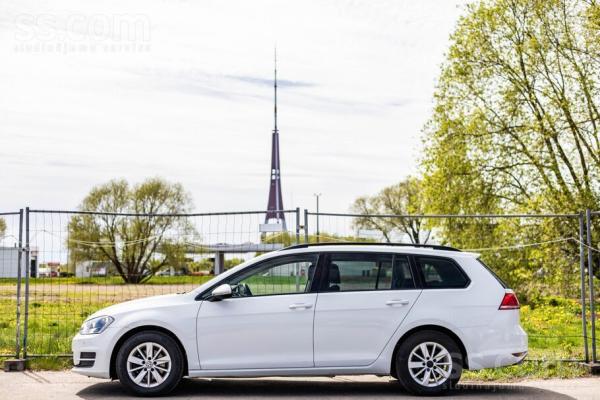 White Volkswagen Golf 2013 in Riga, with an engine capacity of 1.20 L and mileage of 246 thousand km for 5990 €, photo 4 on AUTOMOTO.COM.LV