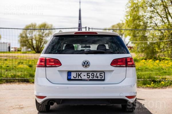 White Volkswagen Golf 2013 in Riga, with an engine capacity of 1.20 L and mileage of 246 thousand km for 5990 €, photo 8 on AUTOMOTO.COM.LV