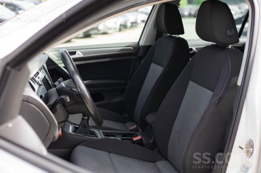 White Volkswagen Golf 2013 in Riga, with an engine capacity of 1.20 L and mileage of 246 thousand km for 5990 €, photo 12 on AUTOMOTO.COM.LV
