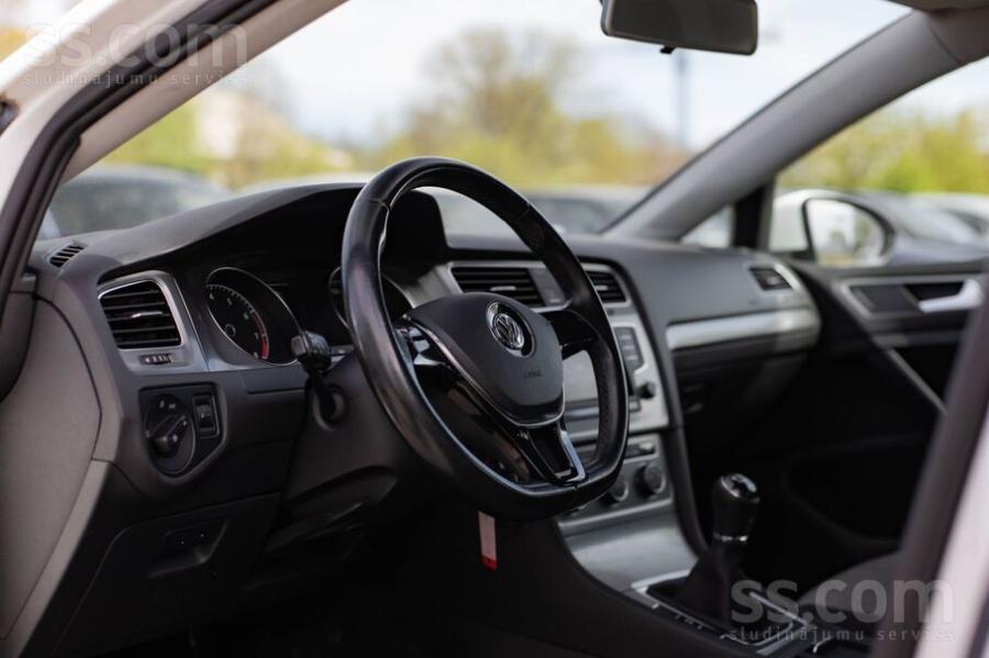 White Volkswagen Golf 2013 in Riga, with an engine capacity of 1.20 L and mileage of 246 thousand km for 5990 €, photo 13 on AUTOMOTO.COM.LV