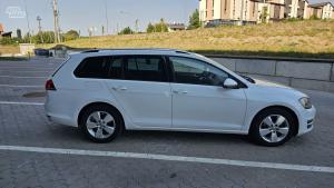 White Volkswagen Golf 2013 in Vilnius, with an engine capacity of 1.60 L and mileage of 257 thousand km for 6500 €, photo 7 on AUTOMOTO.COM.LV