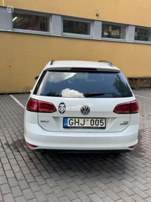 White Volkswagen Golf 2013 in Kaunas, with an engine capacity of 1.60 L and mileage of 405 thousand km for 1800 €, photo 7 on AUTOMOTO.COM.LV